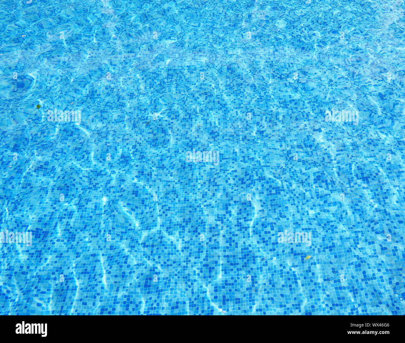 Wet pool texture hi-res stock photography and images - Alamy