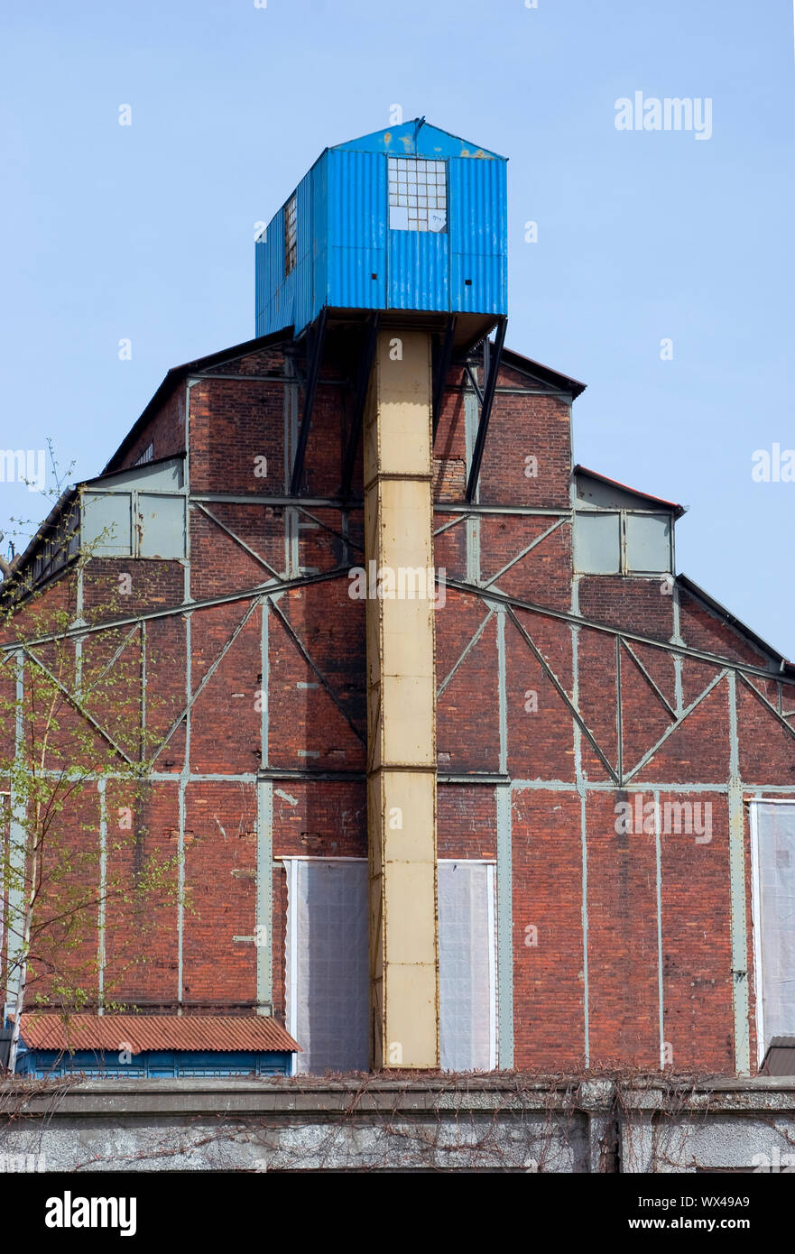 Exterior factory architecture hi-res stock photography and images - Alamy