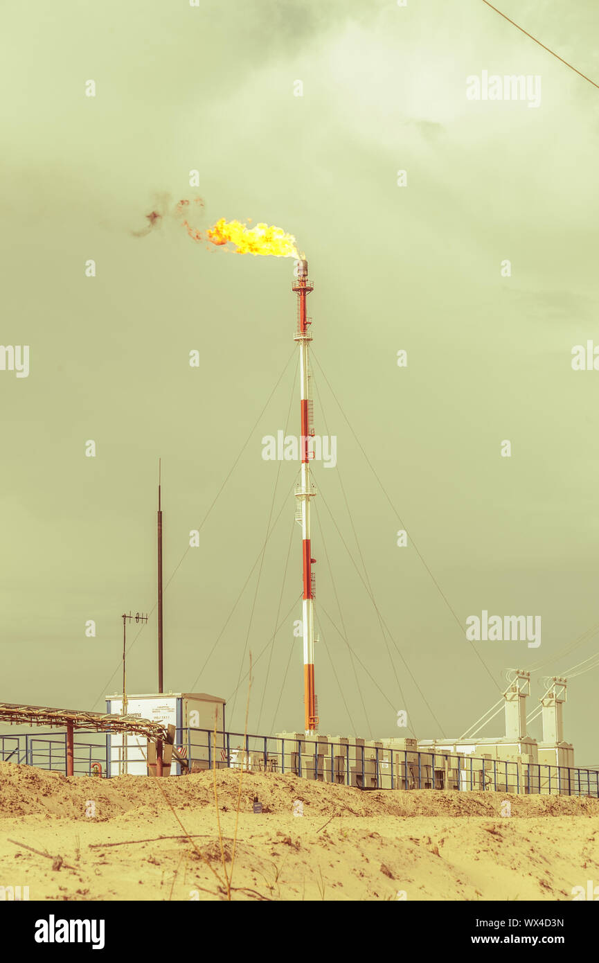 Refinery pipe fire hi-res stock photography and images - Alamy