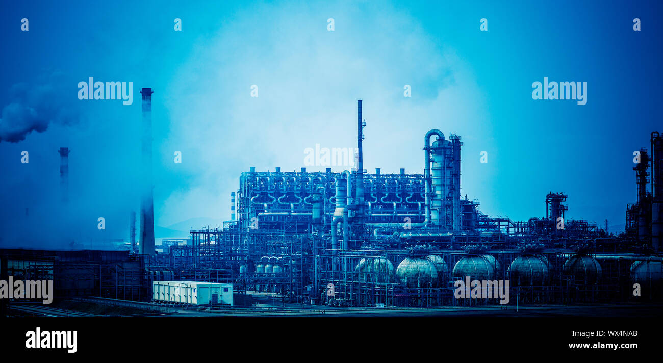 Chimney stacks silhouette hi-res stock photography and images - Alamy