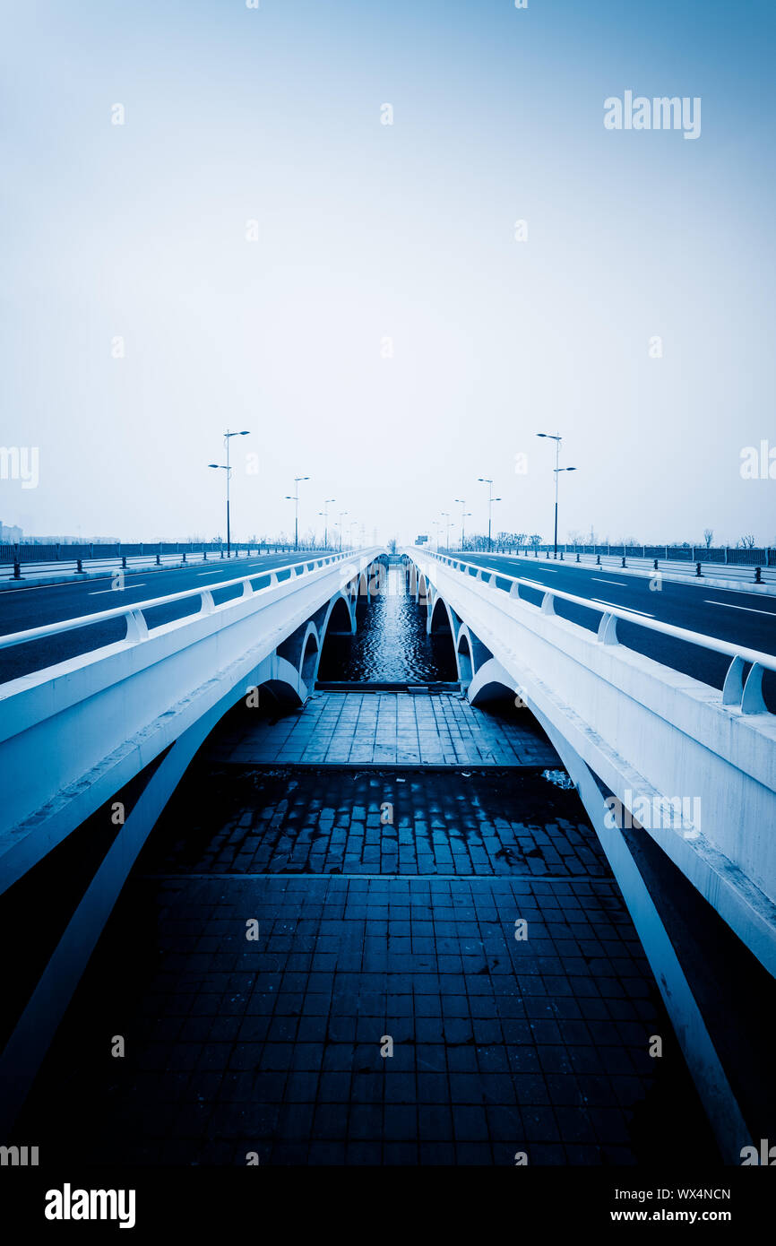 Cross city highway hi-res stock photography and images - Alamy