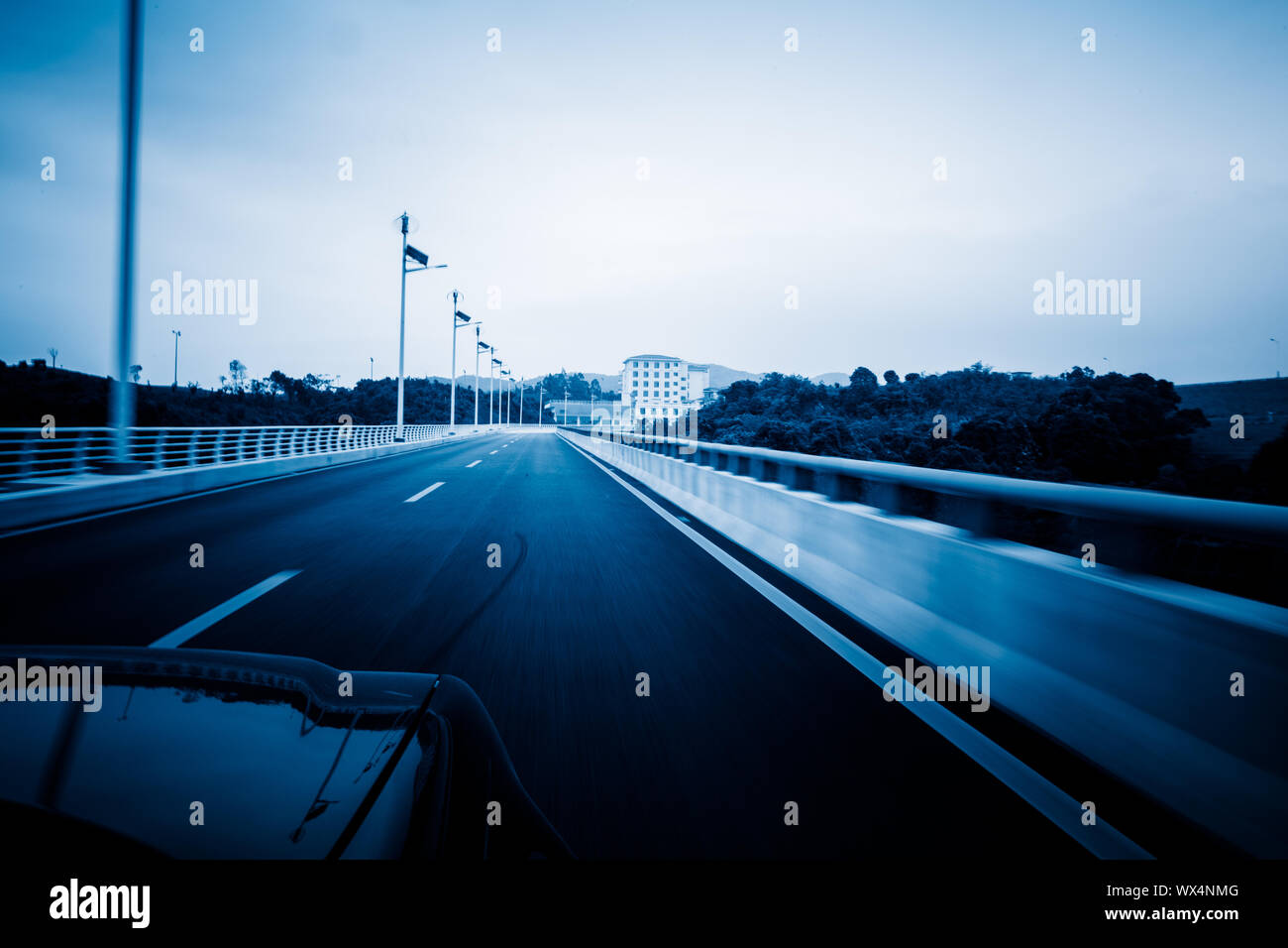 Bridge green road hi-res stock photography and images - Alamy