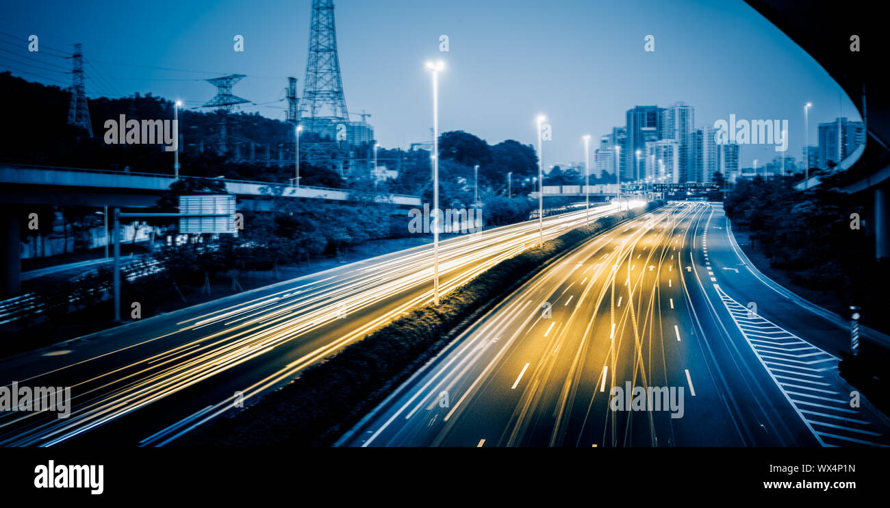 Traffic downtown road hi-res stock photography and images - Alamy