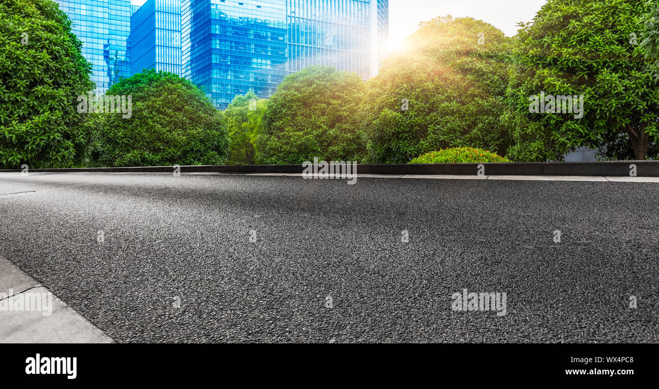 Clean street hi-res stock photography and images - Alamy