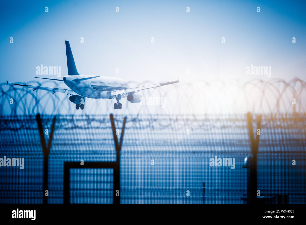 Airplane vacation hi-res stock photography and images - Alamy