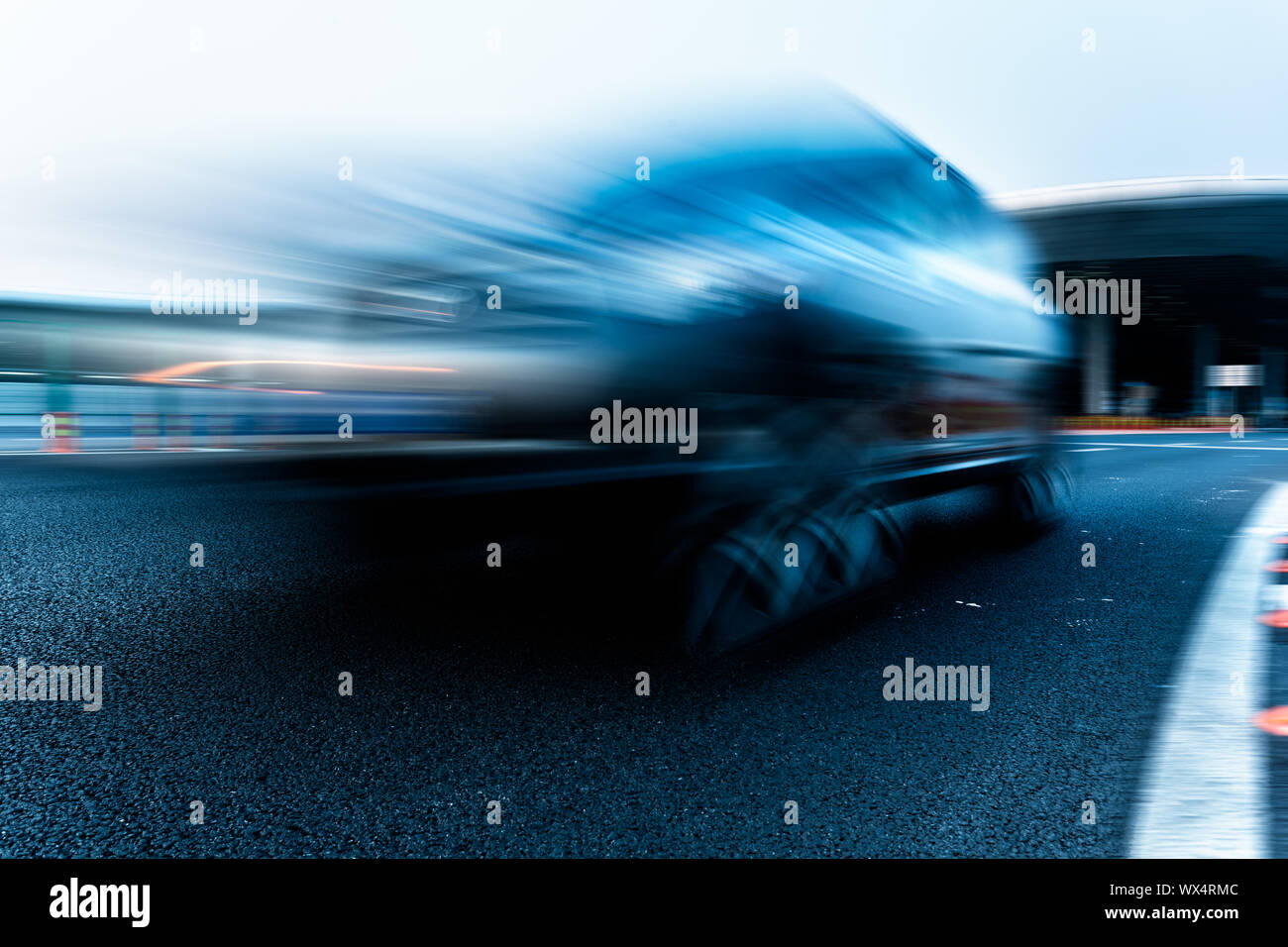 Empty drive way hi-res stock photography and images - Alamy