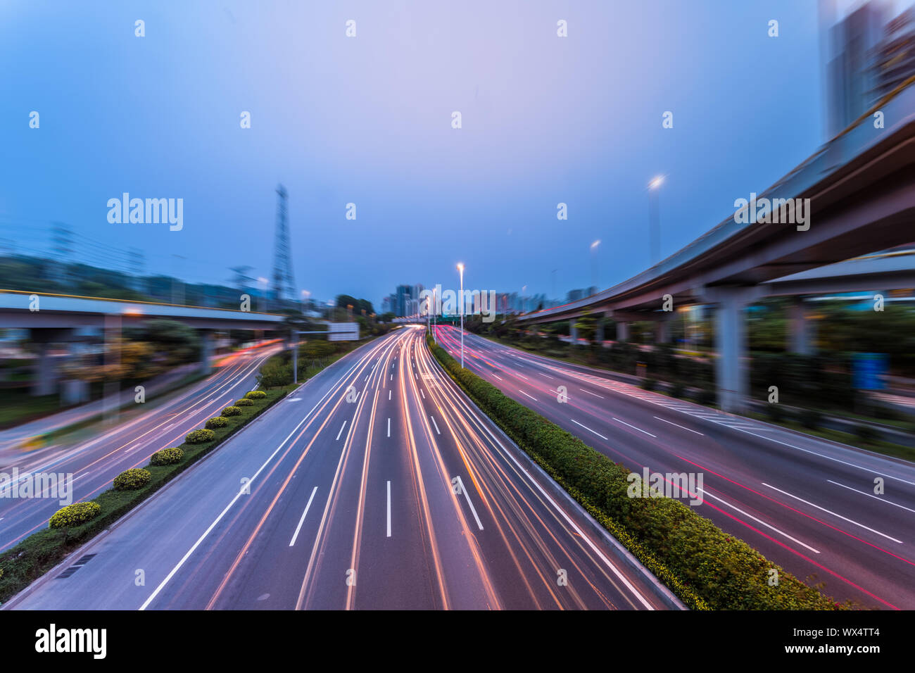 Skyline dusk traffic freeway hi-res stock photography and images - Alamy