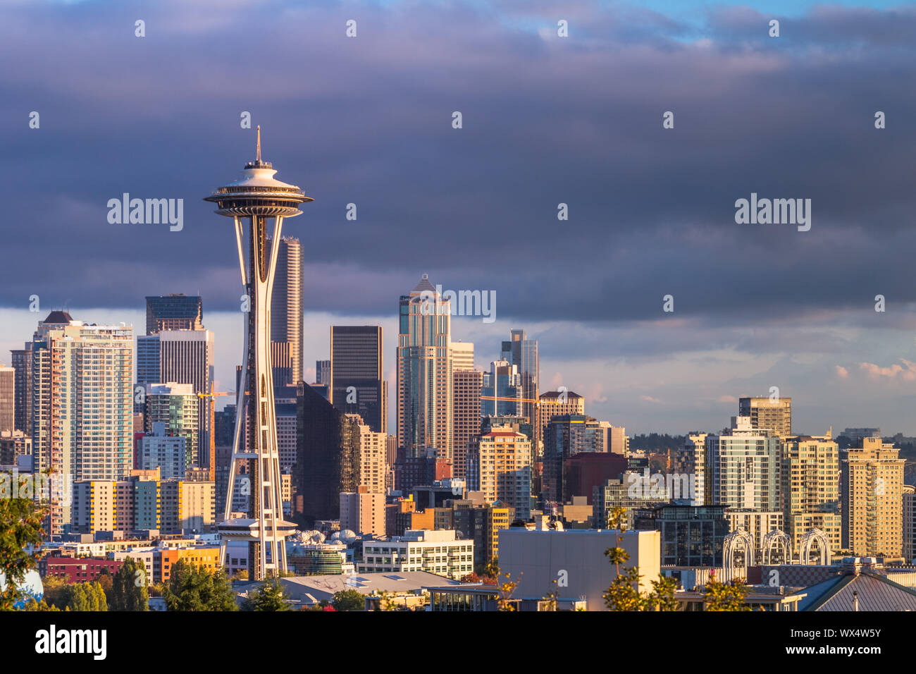 Seattle reflection hi-res stock photography and images - Alamy