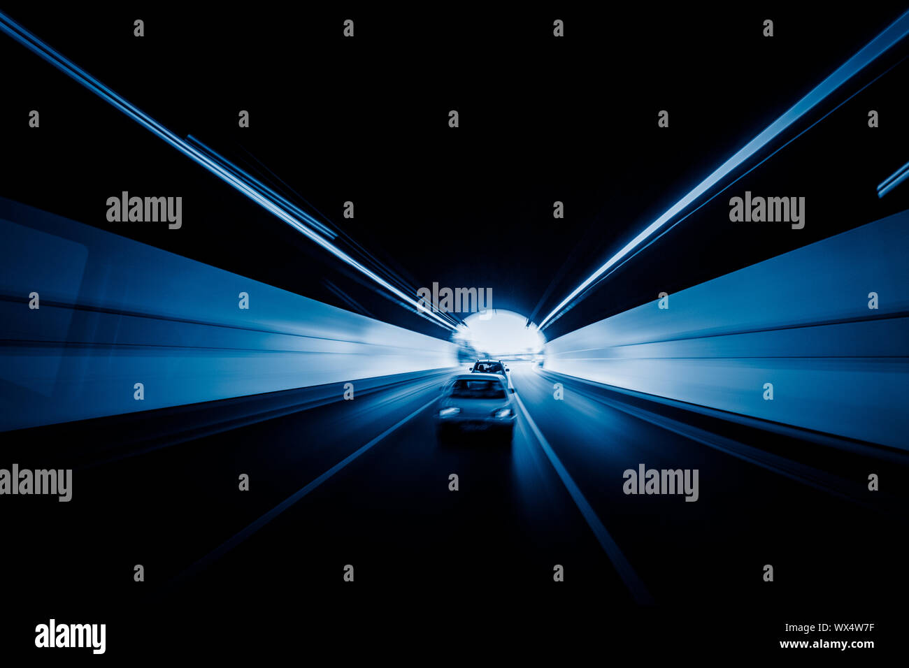 Car speeding at night hi-res stock photography and images - Alamy