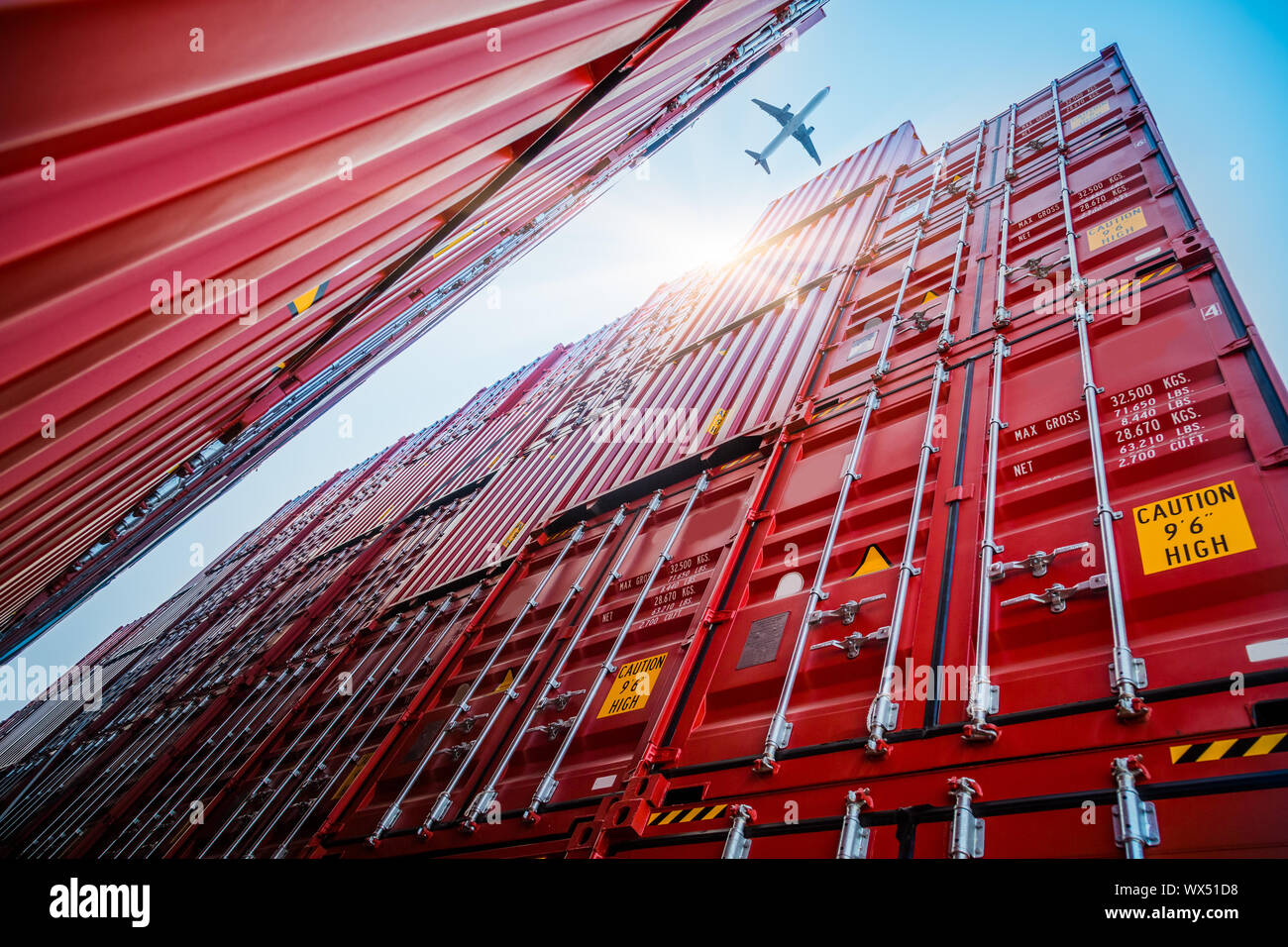 Stacking cargo hi-res stock photography and images - Alamy