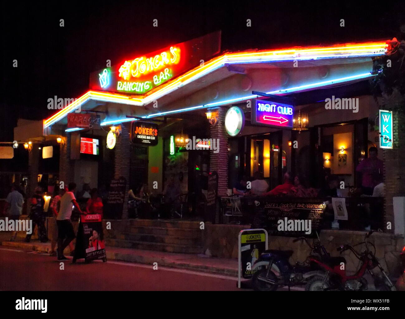 people, walk, street, city, cafe, restaurant Stock Photo - Alamy