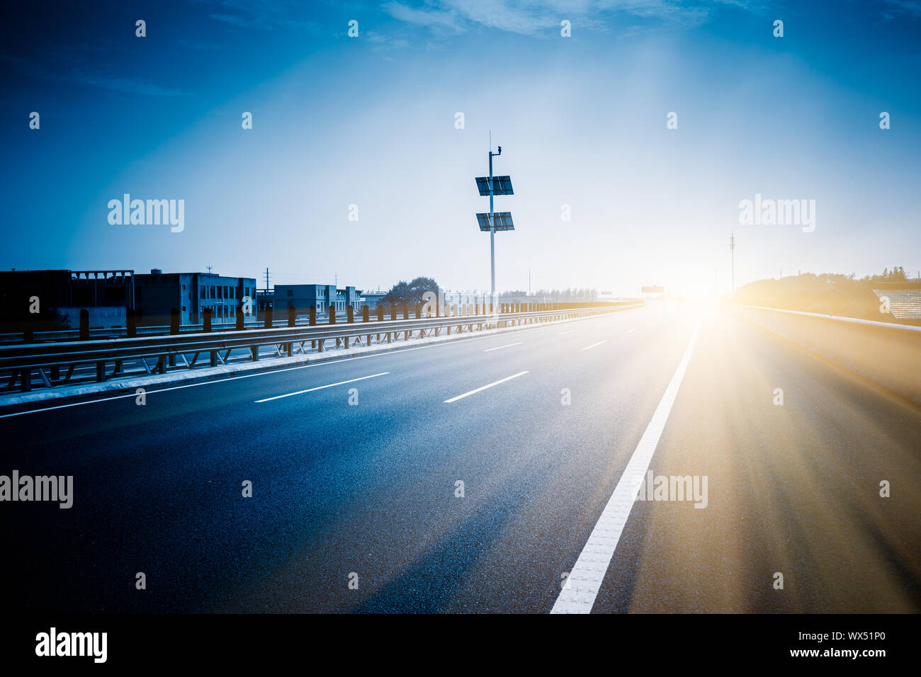 Empty drive hi-res stock photography and images - Alamy