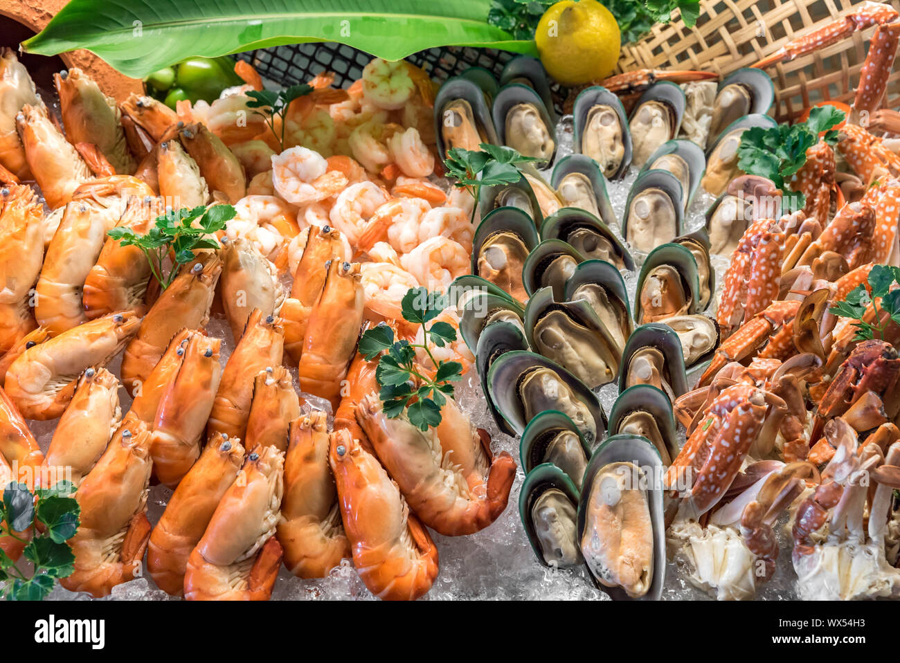 Seafood on ice Stock Photo - Alamy