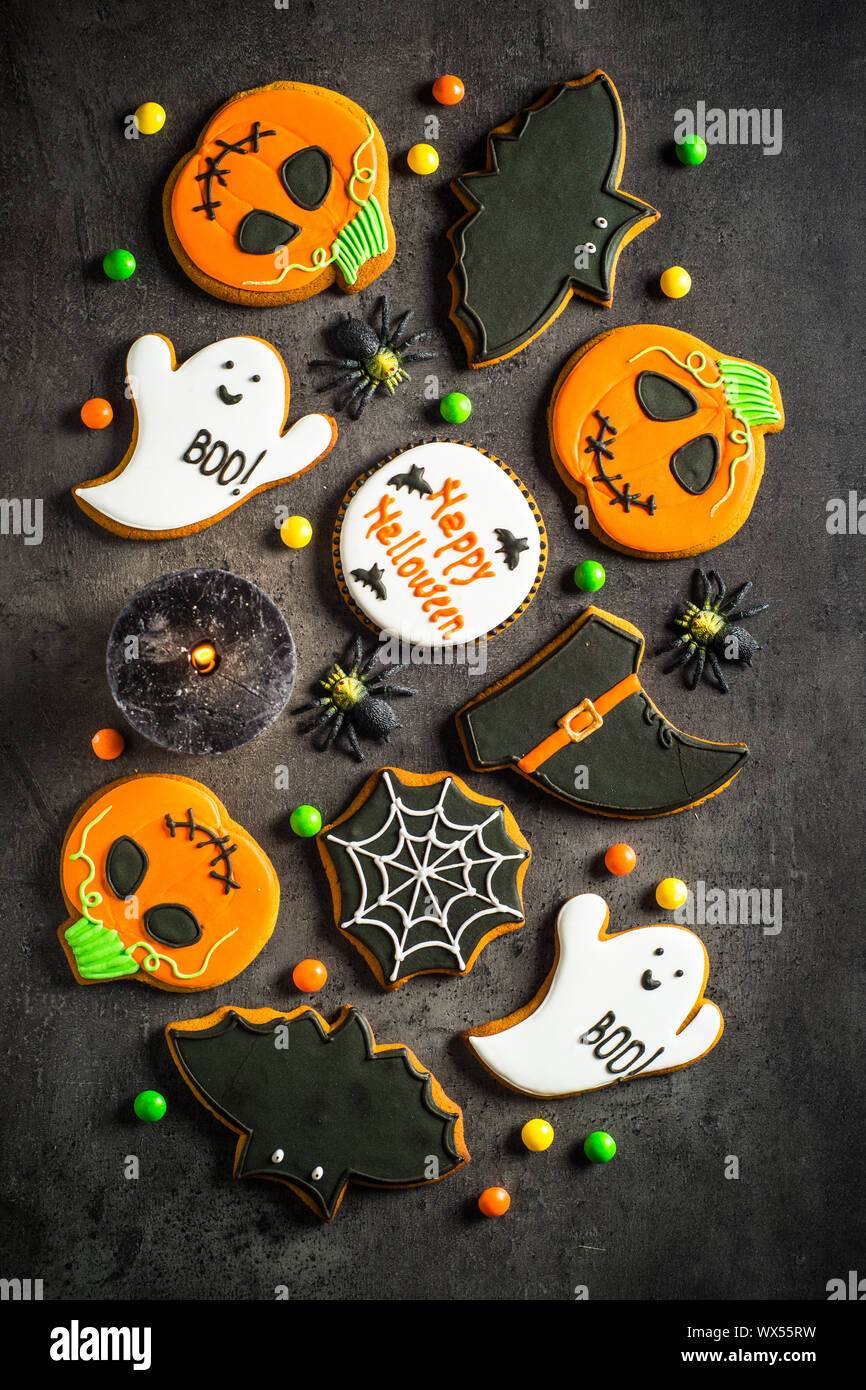Halloween Gingerbread Cookies at black Stock Photo - Alamy