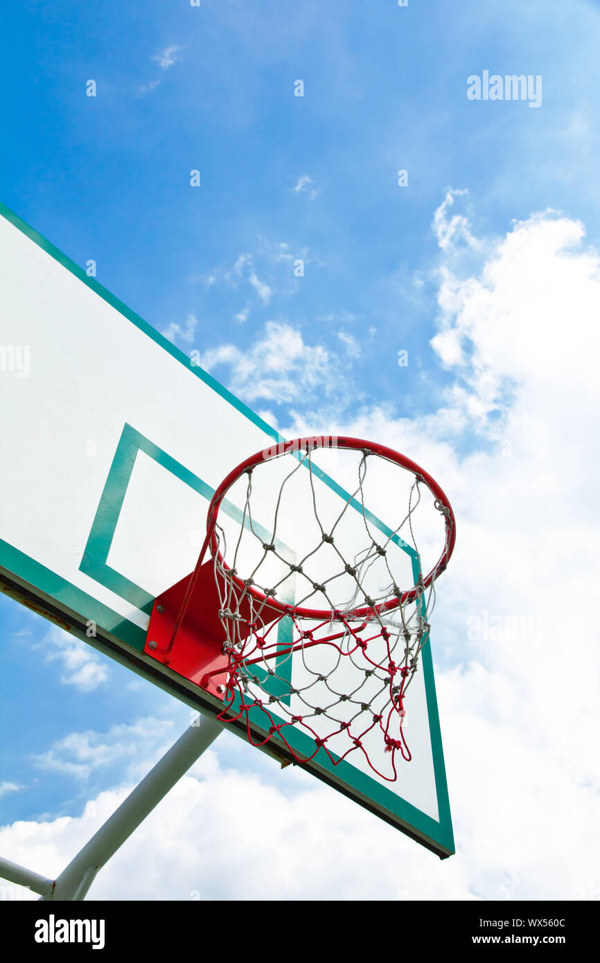 Outdoor basketball hoop Stock Photo - Alamy