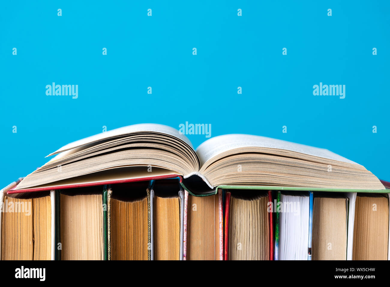 Book without inscriptions hi-res stock photography and images - Alamy