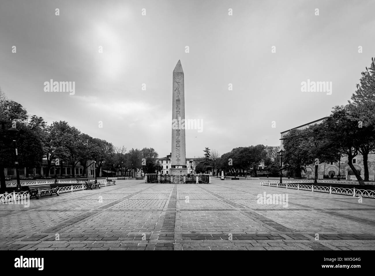 Ancient egyptian obelisk hi-res stock photography and images - Alamy