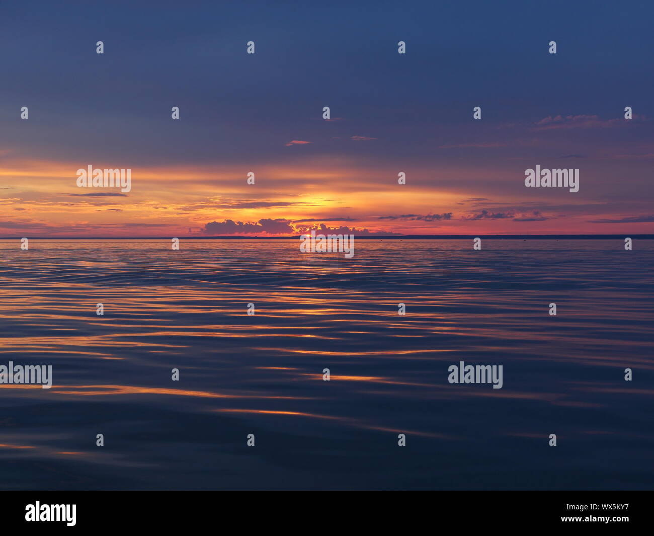 Crimson twilight hi-res stock photography and images - Alamy