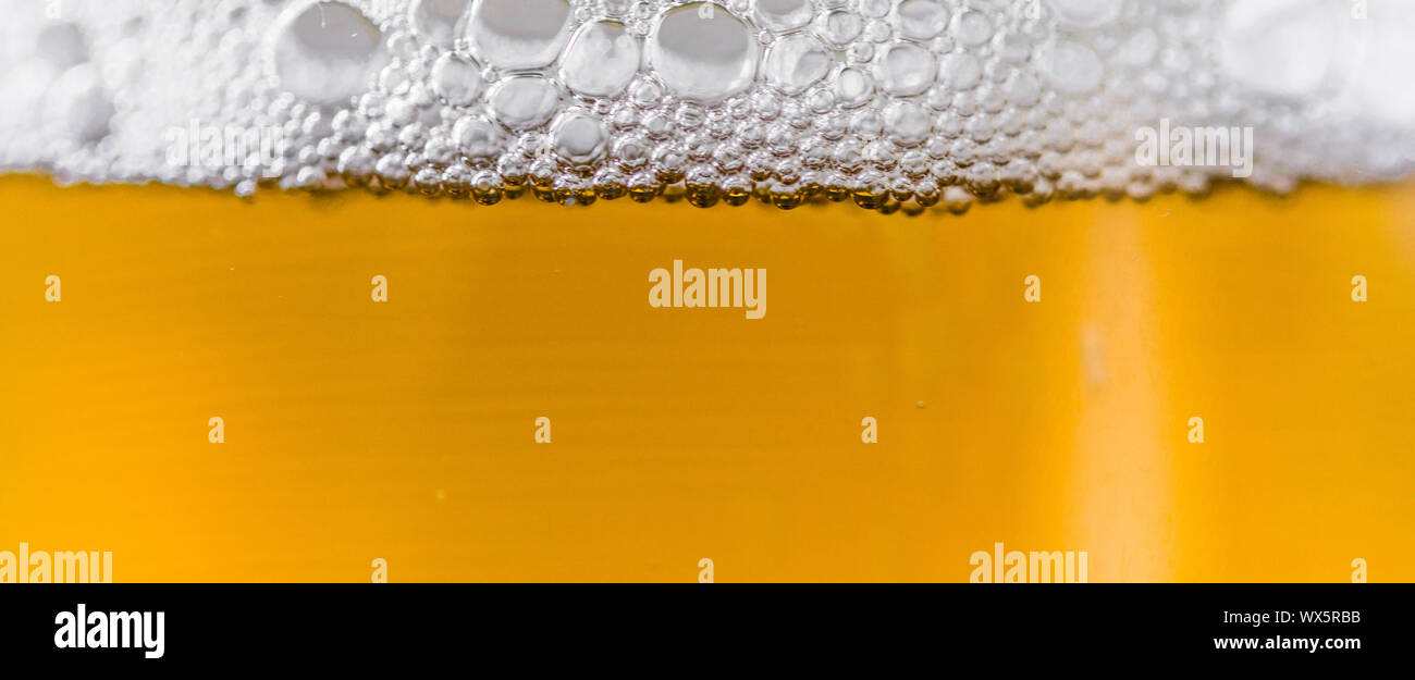 Beer foam splash hi-res stock photography and images - Alamy