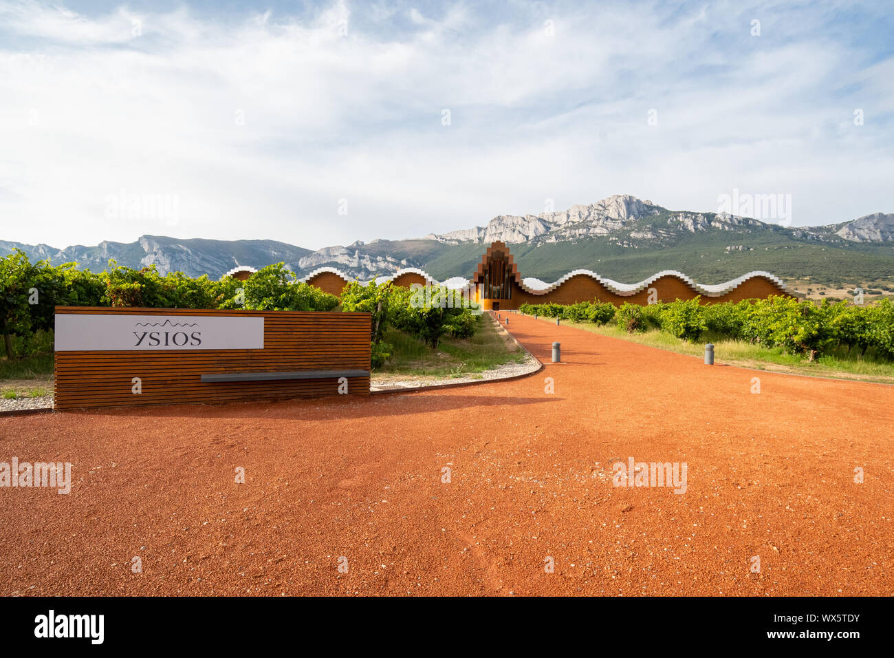 Bodegas Ysios Winery by Santiago Calatrava, Laguardia, Rioja Alavesa ...
