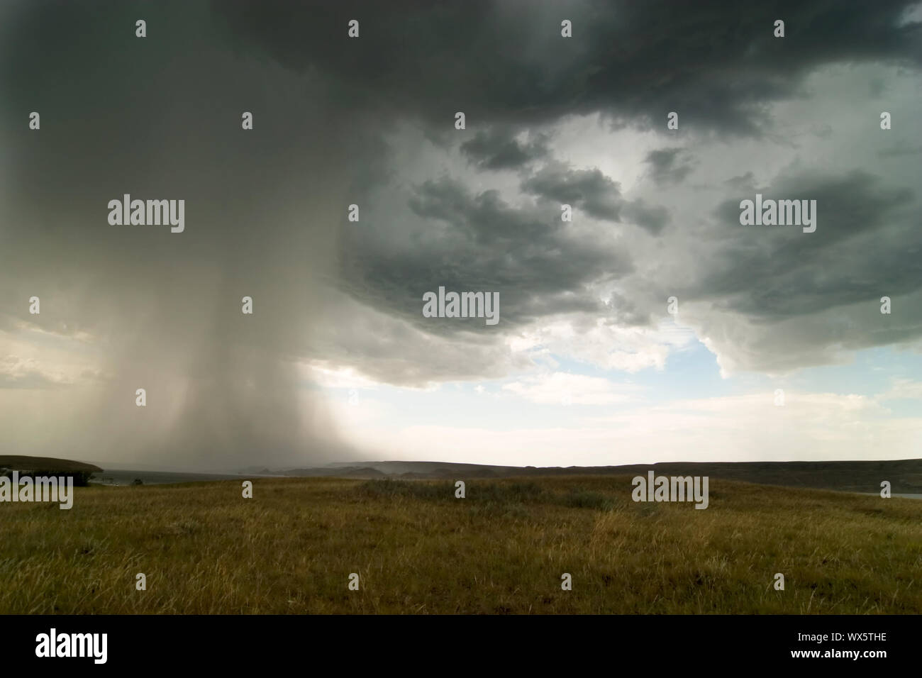 Camp cloud hi-res stock photography and images - Alamy