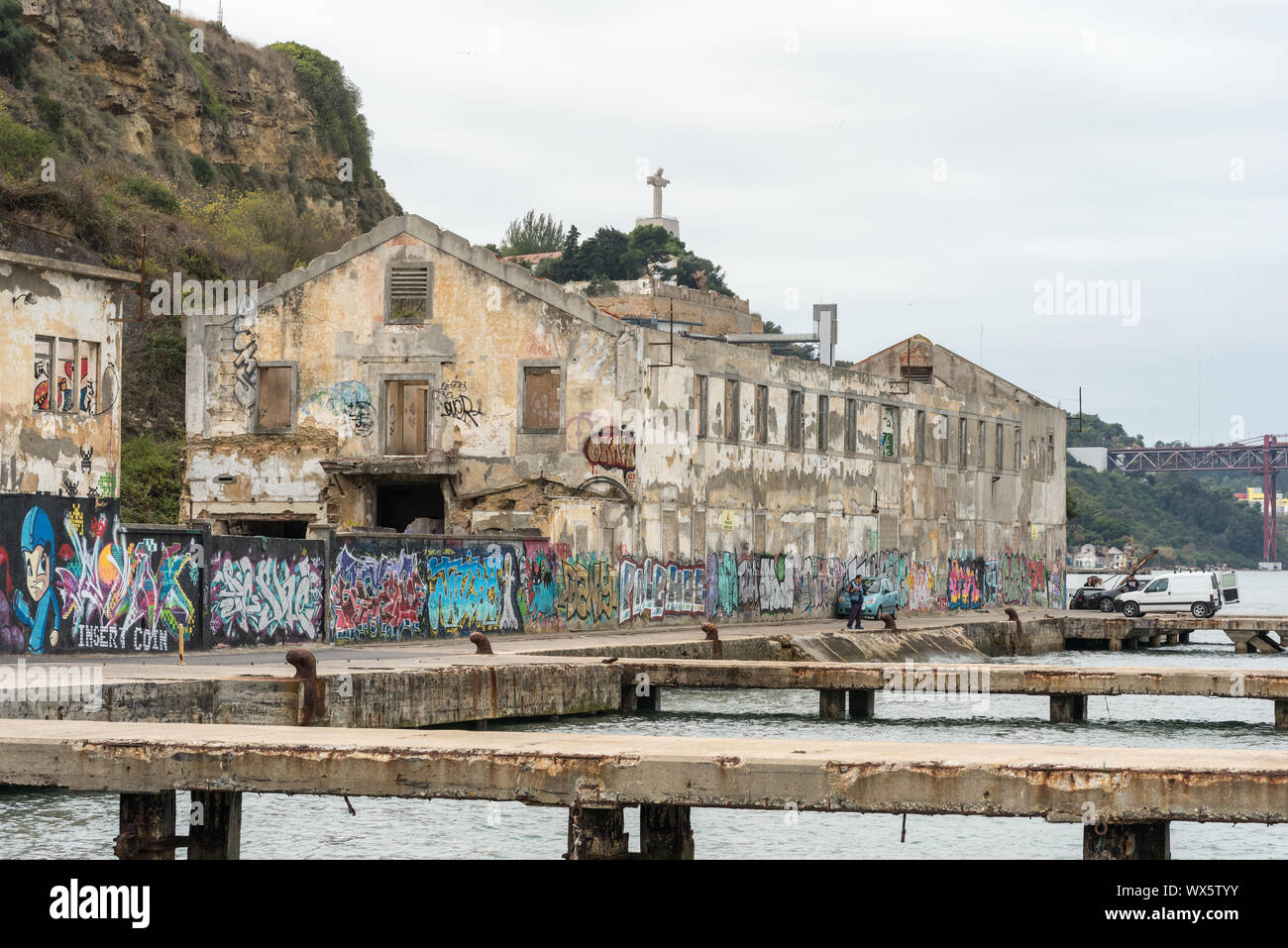 Fish warehouse hi-res stock photography and images - Alamy