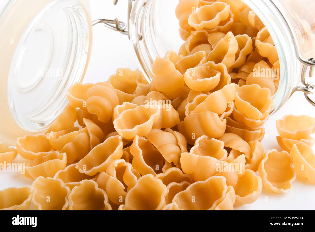 Bulk Sea Shell Pasta Stock Photo - Alamy