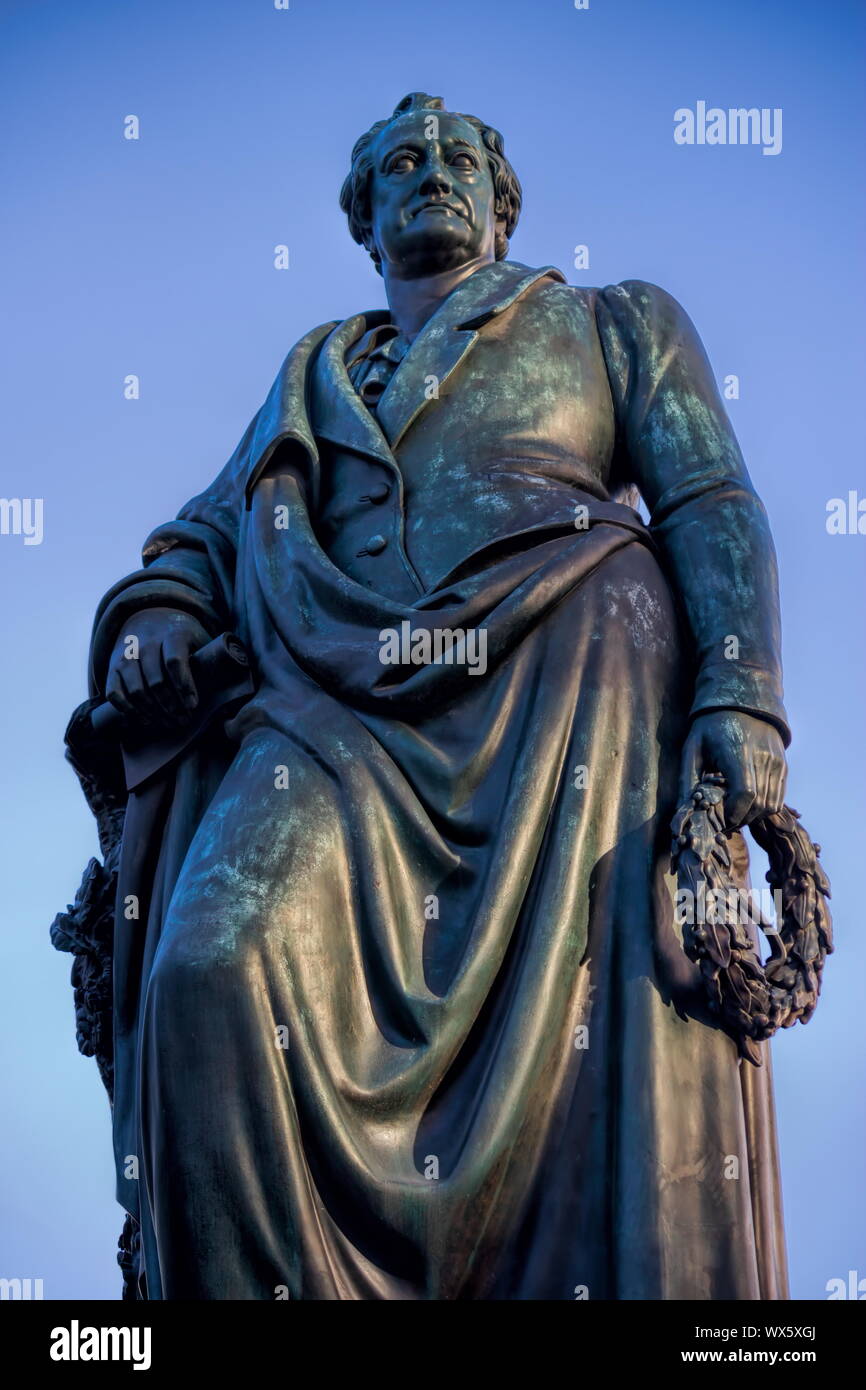 Johann wolfgang goethe statue hi-res stock photography and images - Alamy