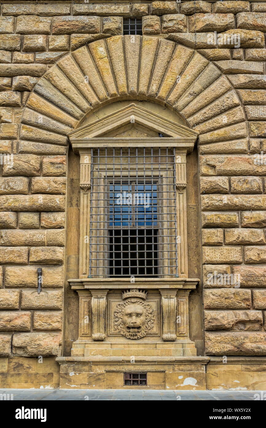 Florence, Window at Palazzo Pitti Stock Photo - Alamy