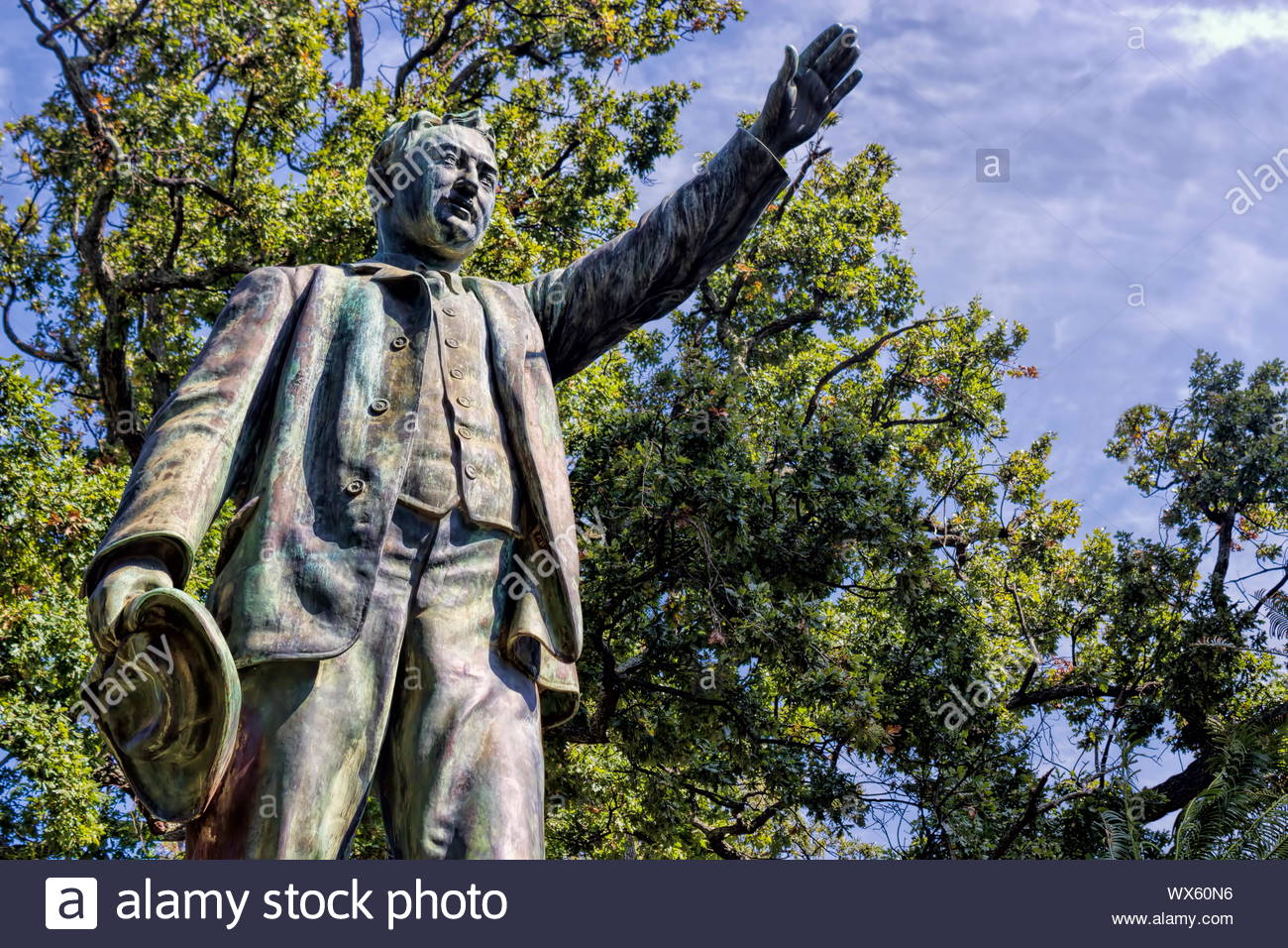 Cecil Rhodes Statue High Resolution Stock Photography and Images - Alamy