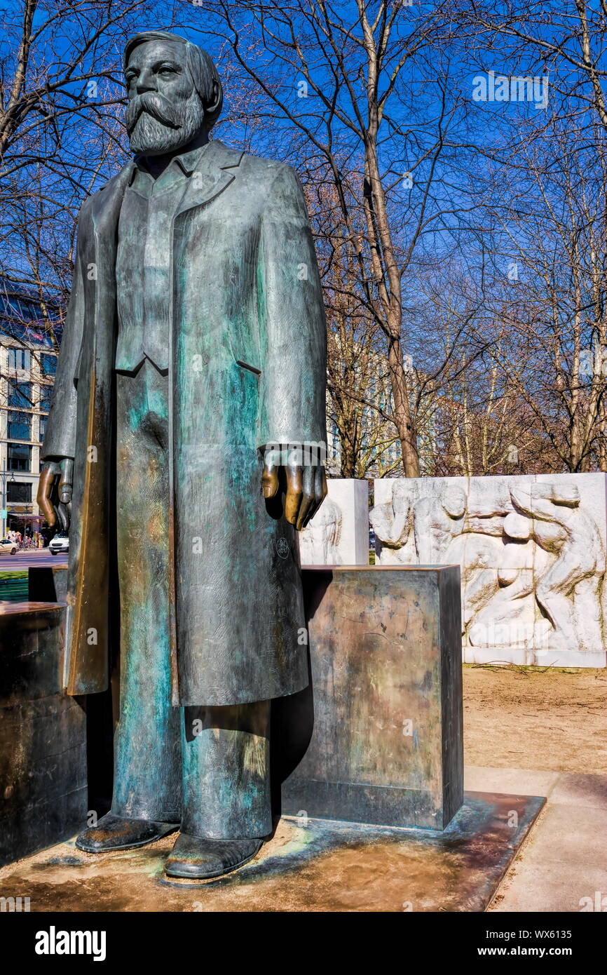 Friedrich engels statue hi-res stock photography and images - Alamy