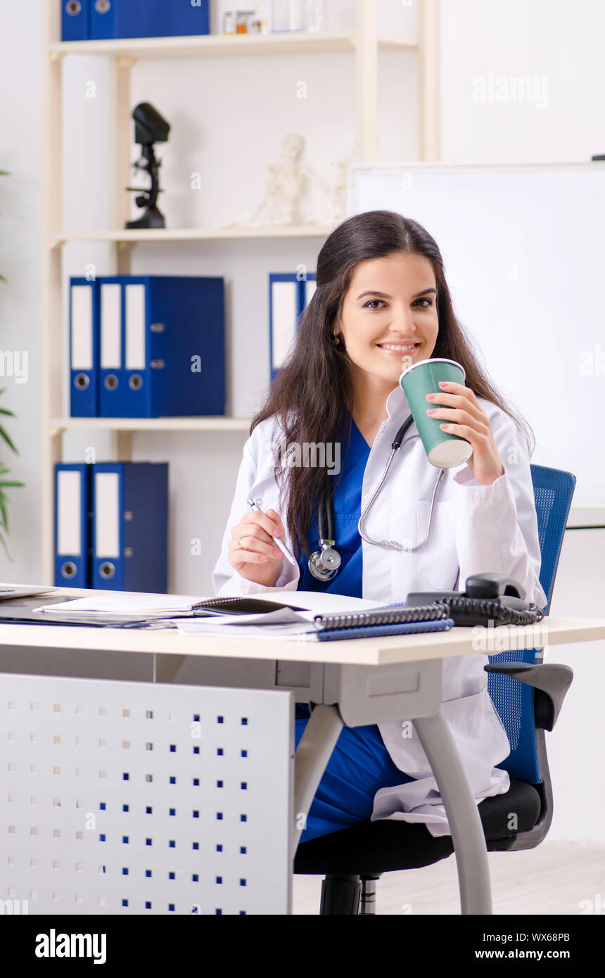 Female doctor working in the clinic Stock Photo - Alamy