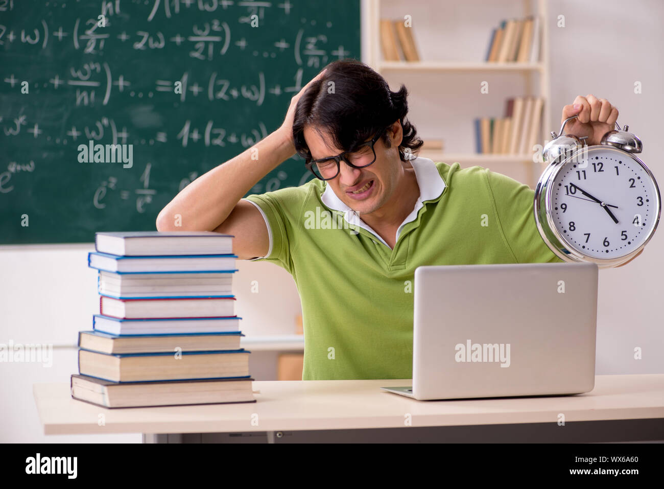 Student missing in classroom hi-res stock photography and images - Alamy