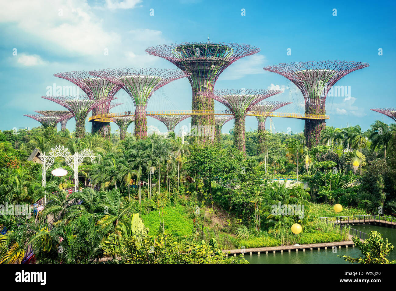 Sky garden singapore hi-res stock photography and images - Alamy