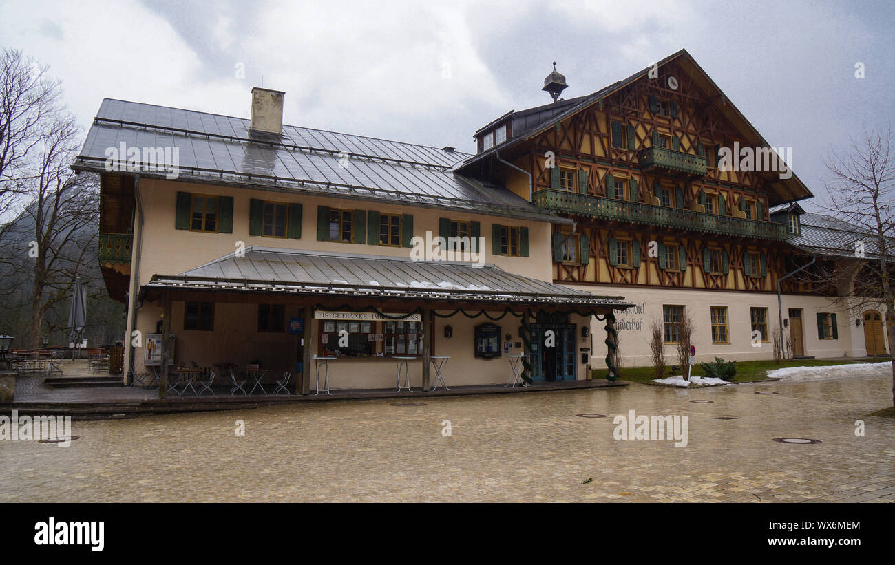 Traditional austrian house hi-res stock photography and images - Alamy