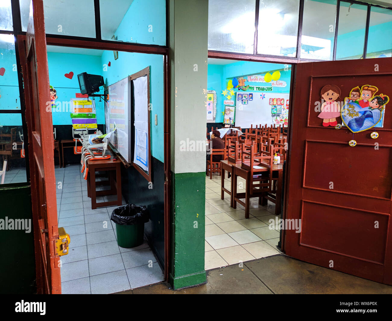 Peruvian school children hi-res stock photography and images - Alamy