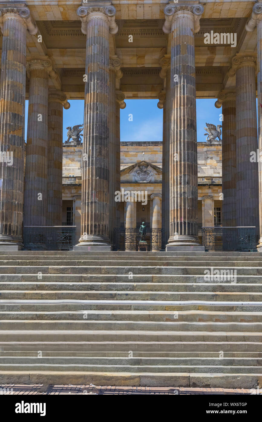 Colombian monument hi-res stock photography and images - Alamy