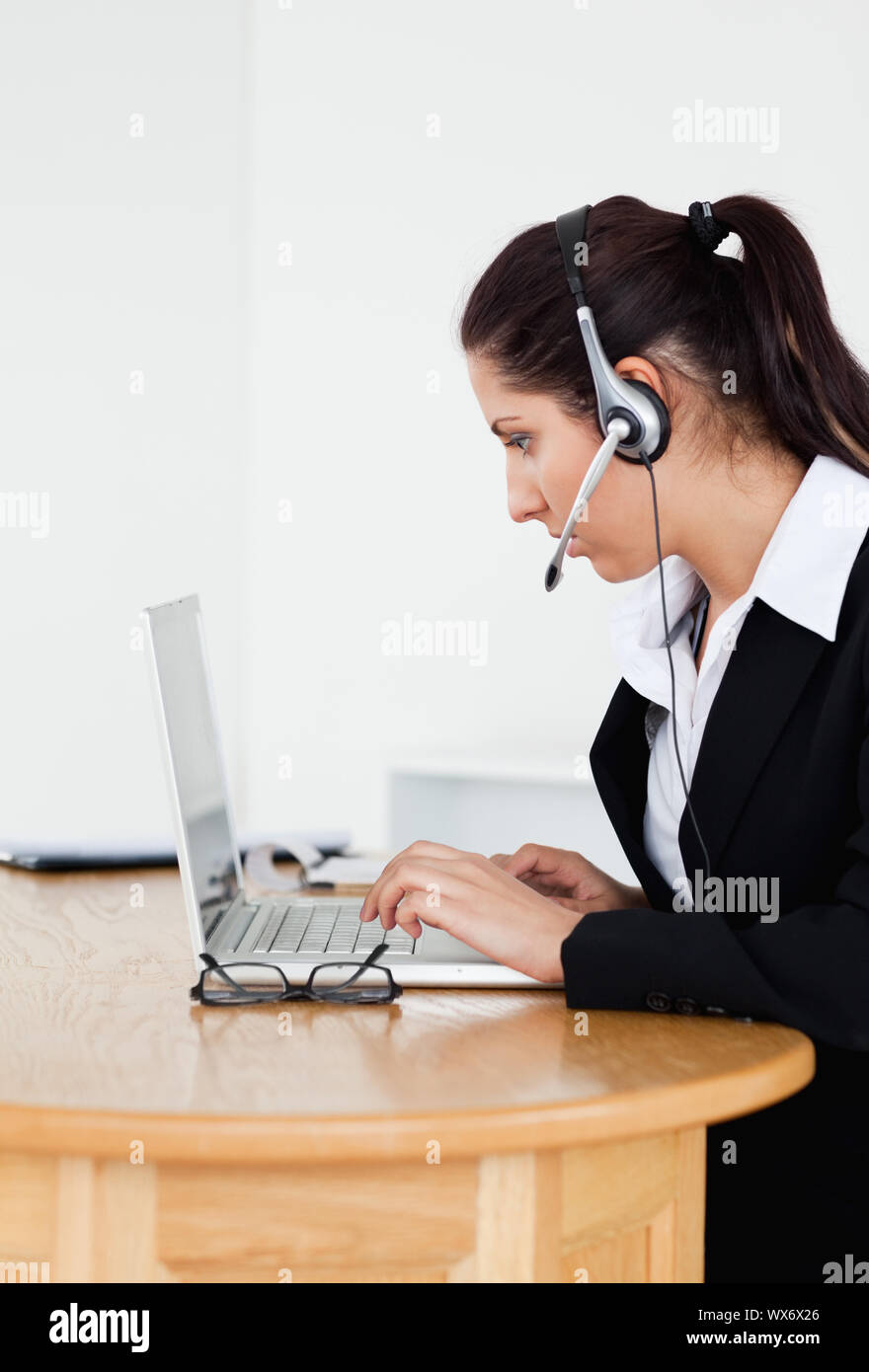 Person helping someone hi-res stock photography and images - Alamy