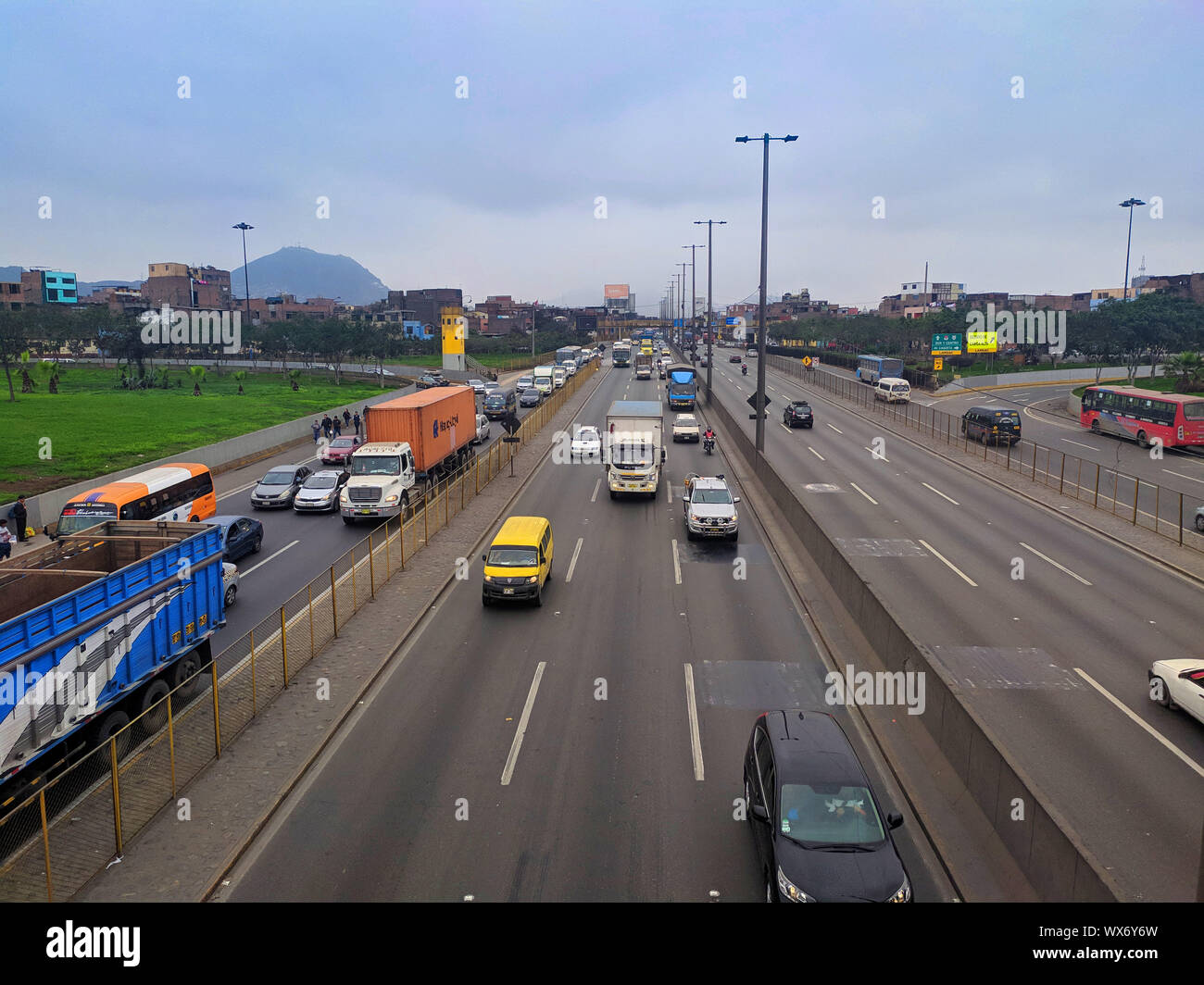 Traffic on the Panamerican highway at caqueta Lima Peru Stock Photo - Alamy