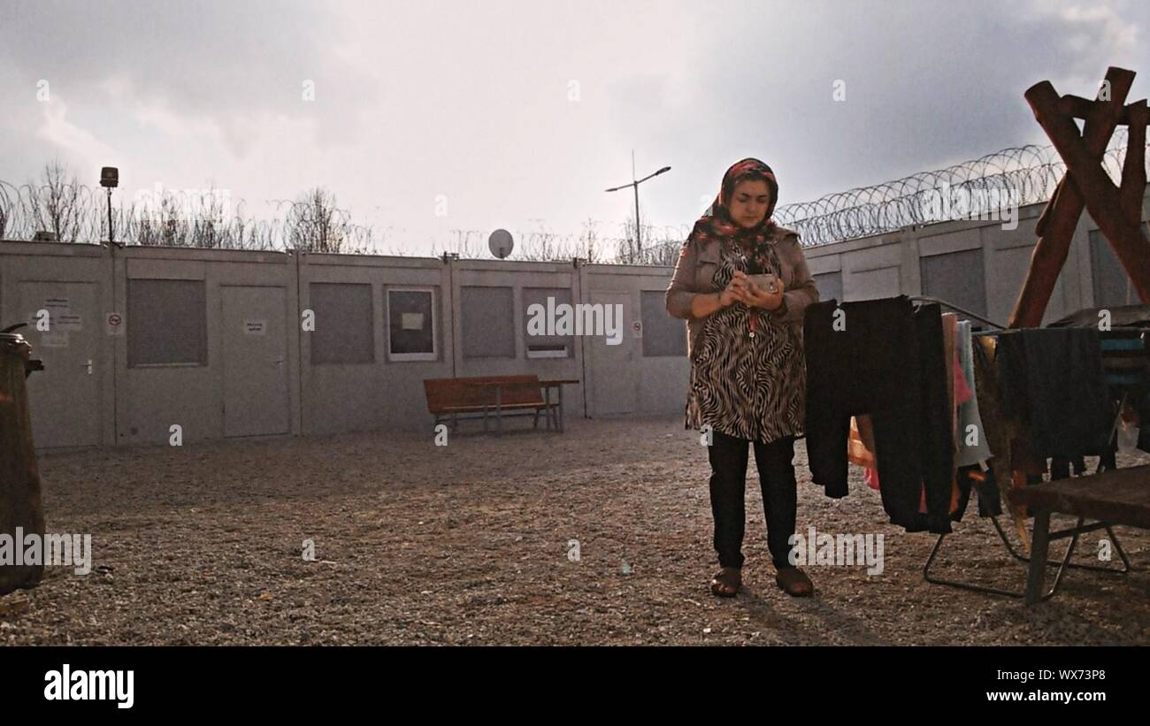 MIDNIGHT TRAVELER, Fatima Hossaini, 2019. © Oscilloscope / courtesy ...