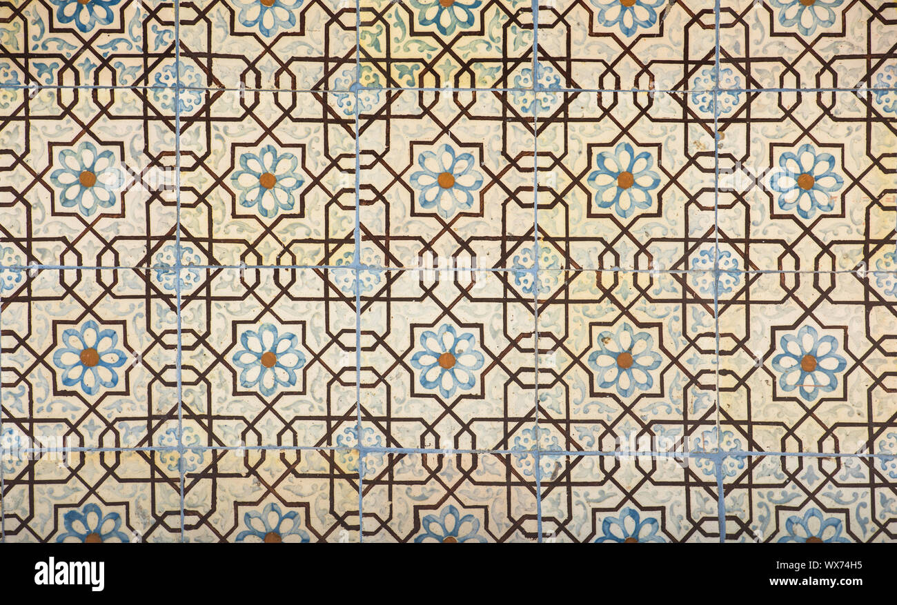 Vintage tiles hi-res stock photography and images - Alamy