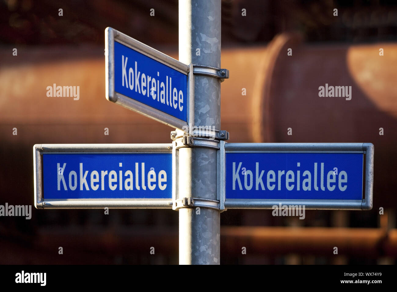 Street name signs hi-res stock photography and images - Alamy