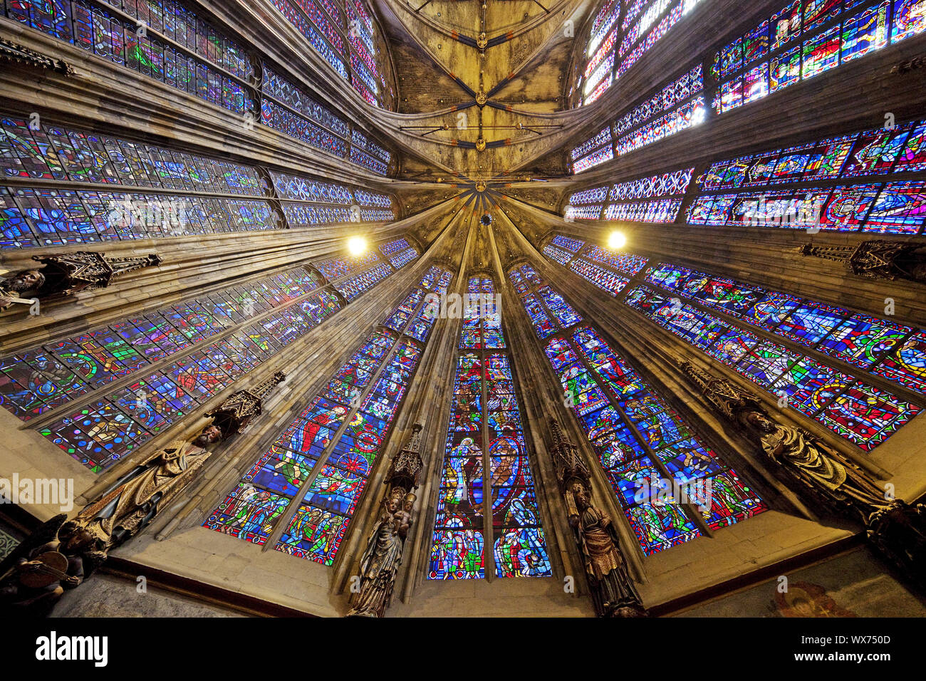 Vault perspective hi-res stock photography and images - Alamy