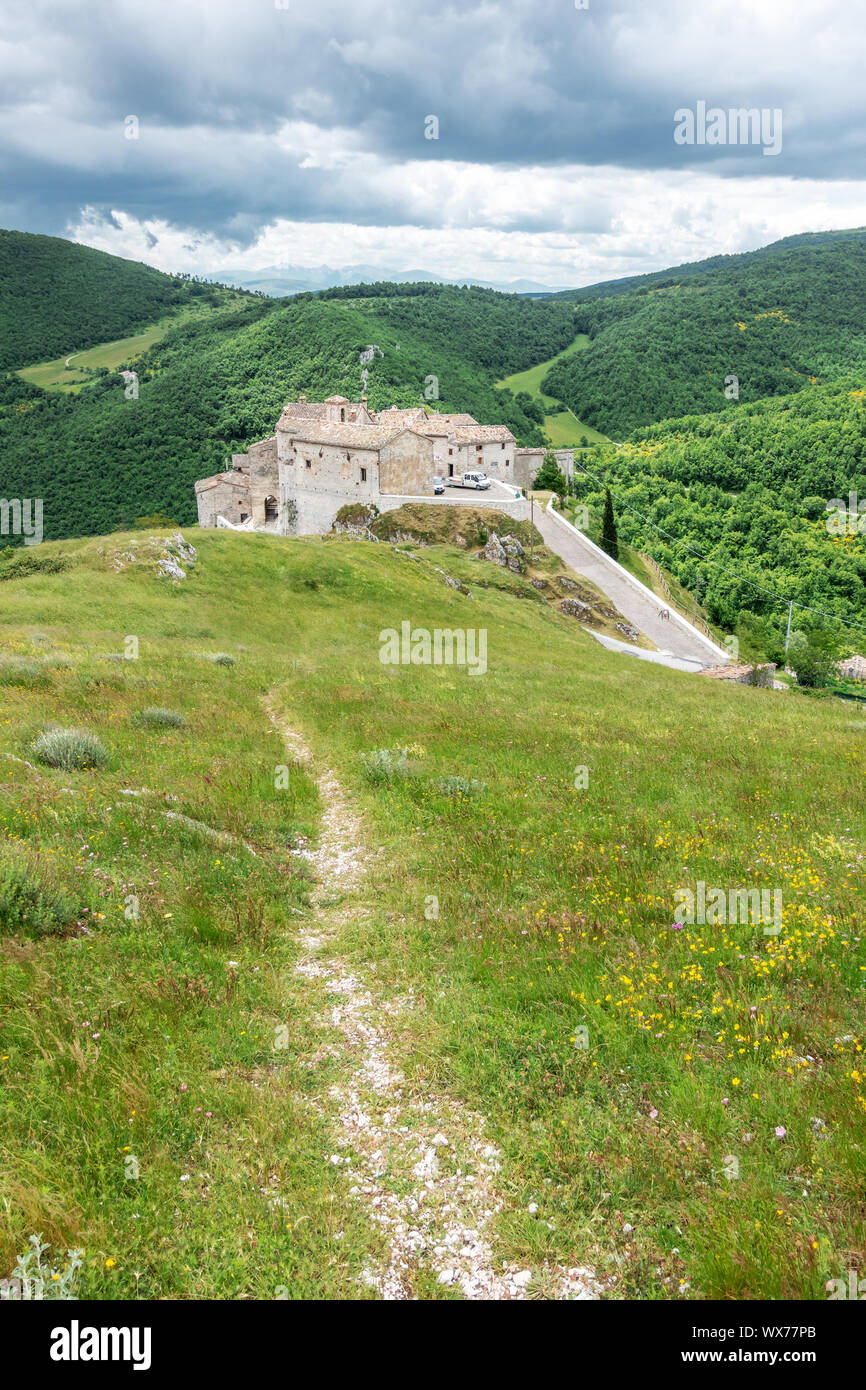 Old country house, italy hi-res stock photography and images - Alamy