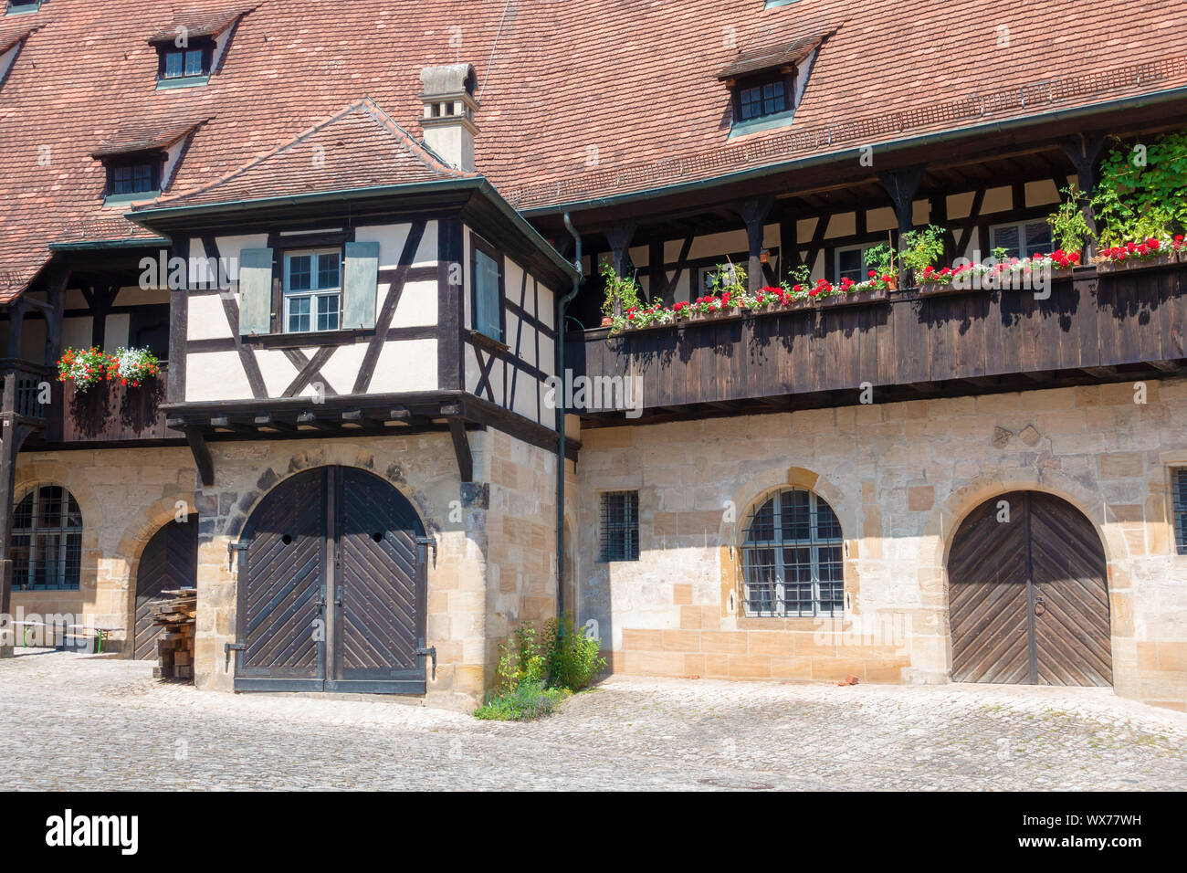 Yellow orange building hi-res stock photography and images - Alamy