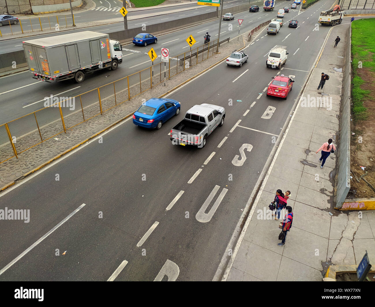 Traffic on the Panamerican highway at caqueta Lima Peru Stock Photo - Alamy