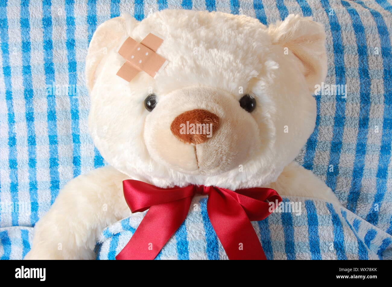 sick teddy bear in bed waiting for the doctor Stock Photo - Alamy