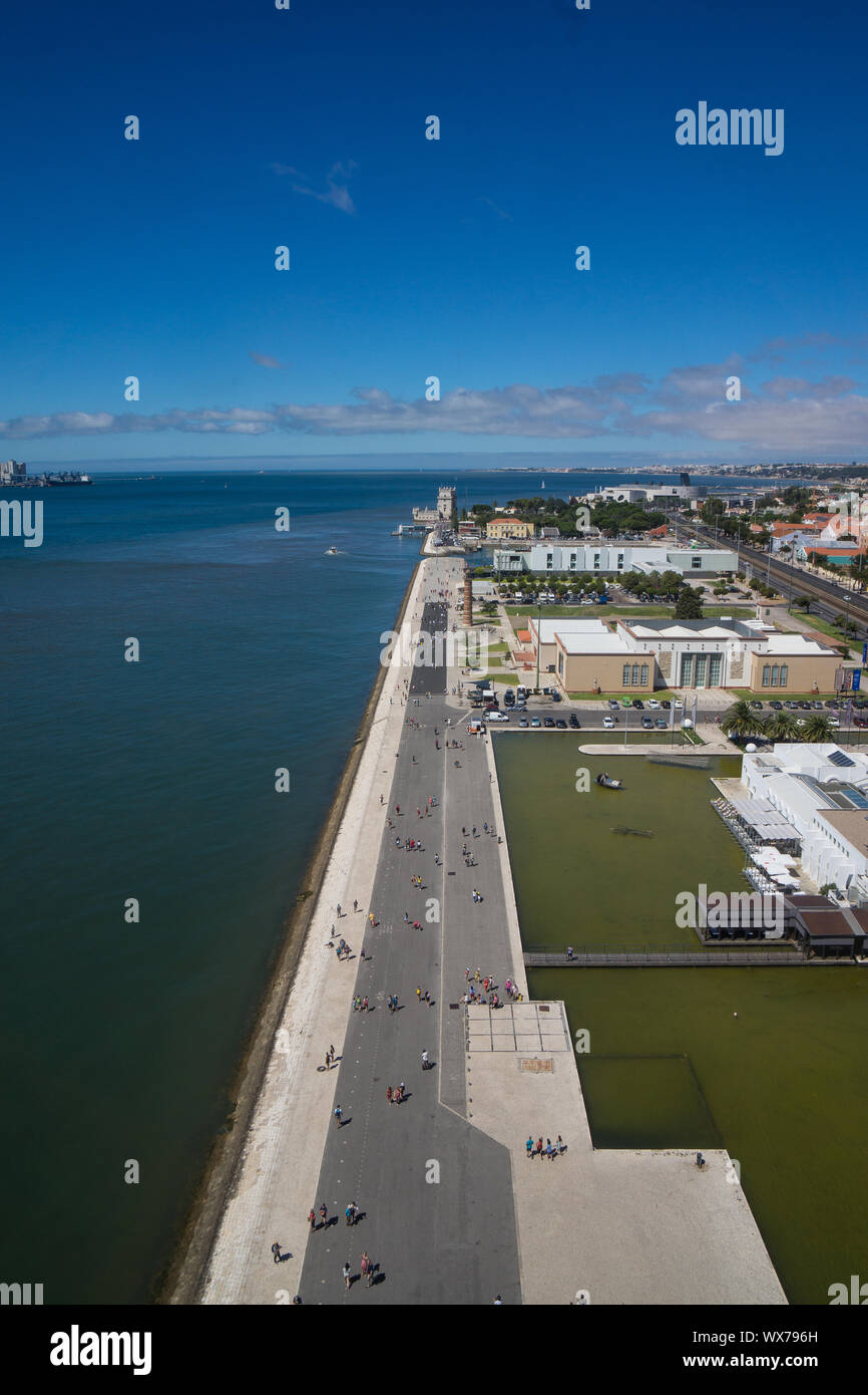 ocean sight along street Stock Photo - Alamy