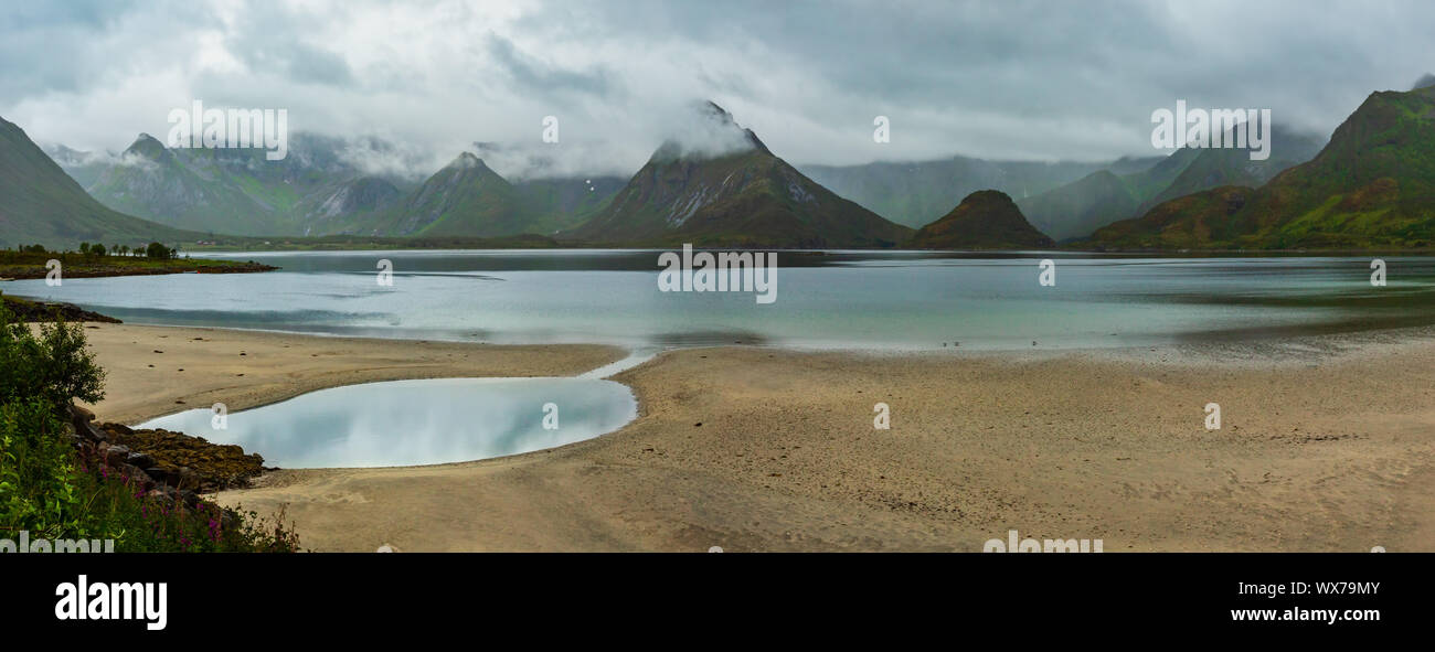 Rocky beach fjords hi-res stock photography and images - Alamy