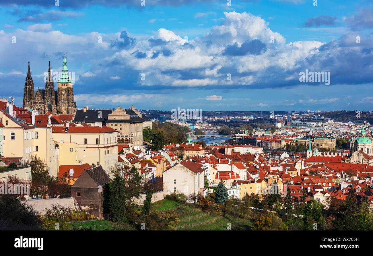 Prague Castle and Saint Vitus Cathedral at summer day Stock Photo - Alamy